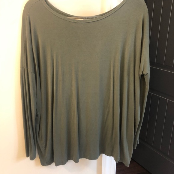 Piko 1988 | Tops | Green Piko | Poshmark